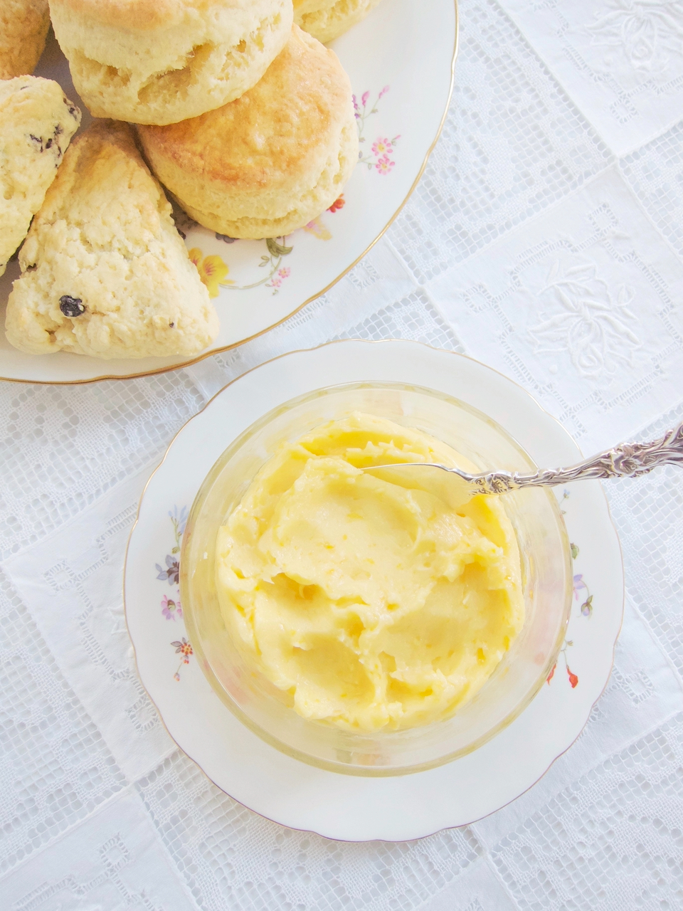 English Scones With Clotted Cream and Jam – Dolly’s Kettle